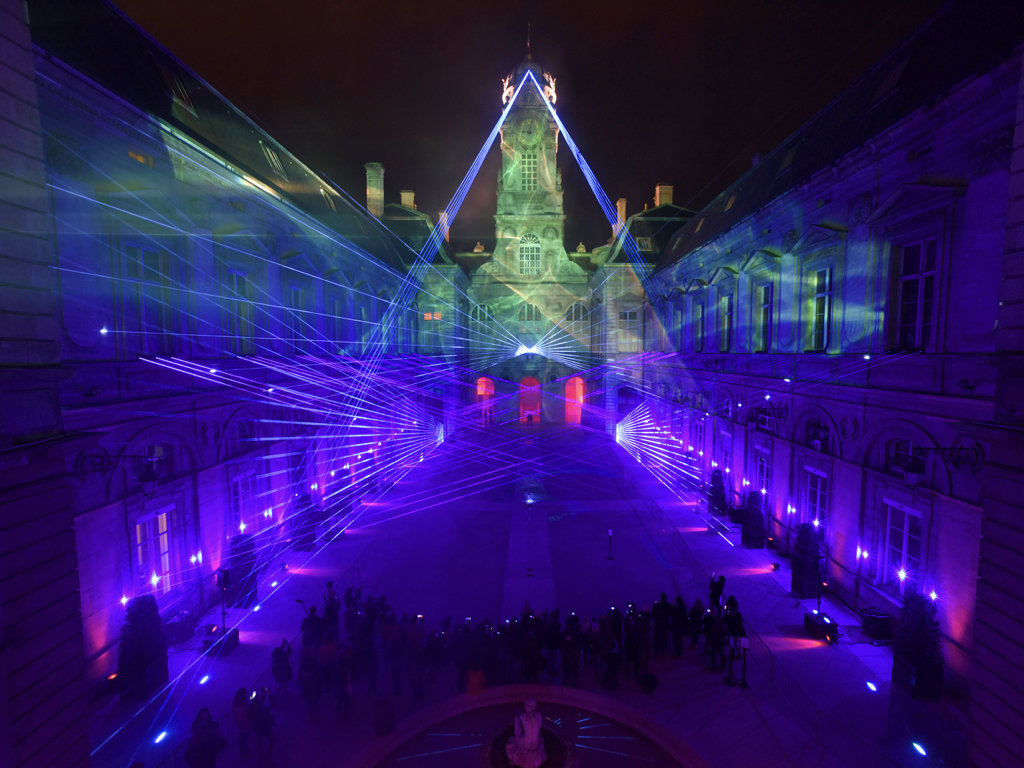 Sonovision - La Fête des Lumières, événement mondial consacré à la lumière éphémère, est de ...