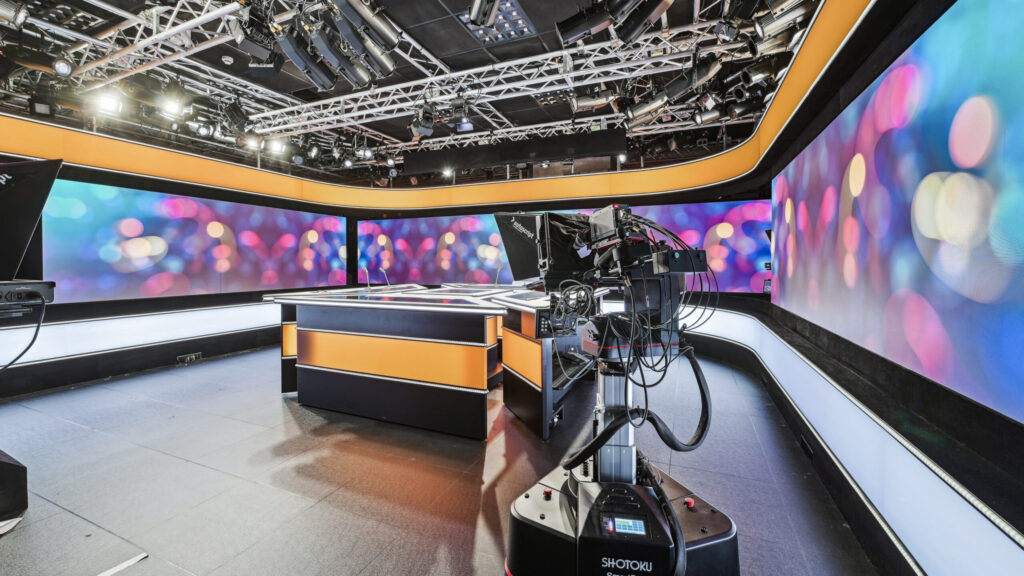 Sonovision - France Médias Monde fait peau neuve avec les murs Leyard